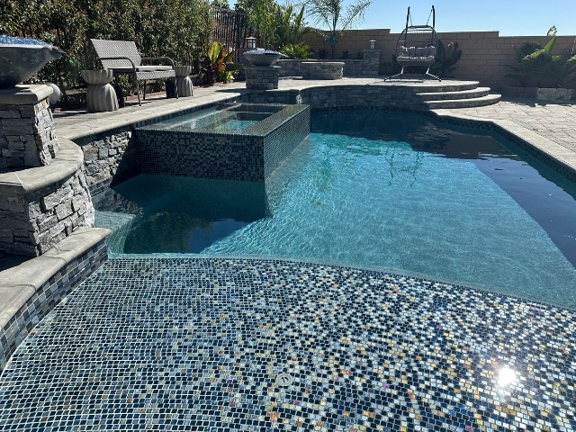 Glass Tile for Pools: Elevate Your Swimming Pool Experience