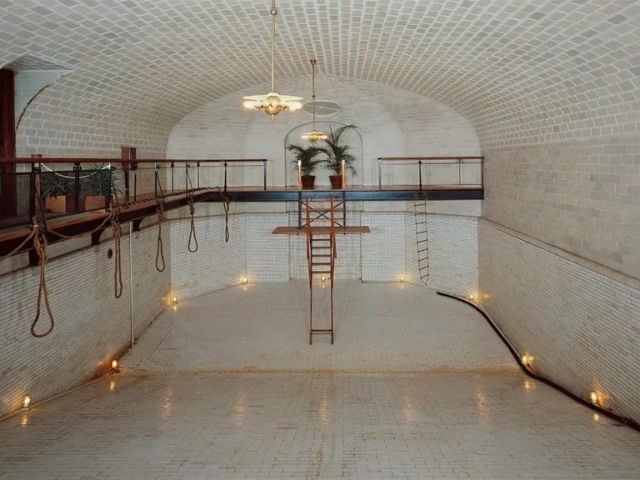 History of Swimming Pools in America: Shapes & Design Ideas