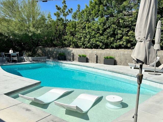 The Pool Ledge