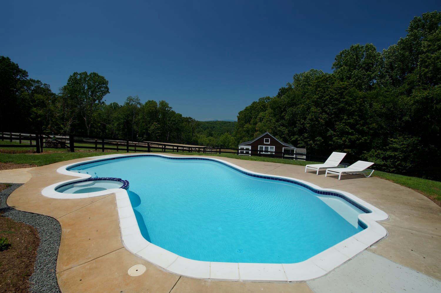 What Type of Plaster Is Right For Your Pool: Pros, Cons, and Comparisons